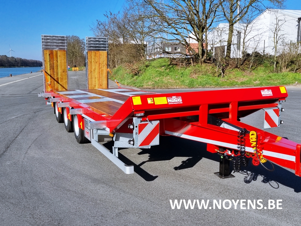 3-assige dieplader met pneumatische rampen - A&C Noyens NV ...